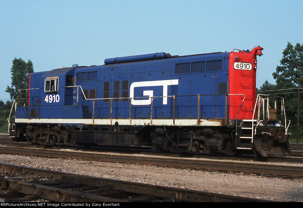 GTW GP9 #4910 - Grand Trunk Western